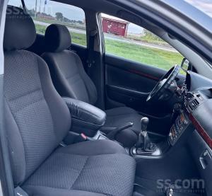 Grey Toyota Avensis 2004 in Daugavpils, with an engine capacity of 2.00 L and mileage of 236 thousand km for 1550 €, photo 18 on AUTOMOTO.COM.LV