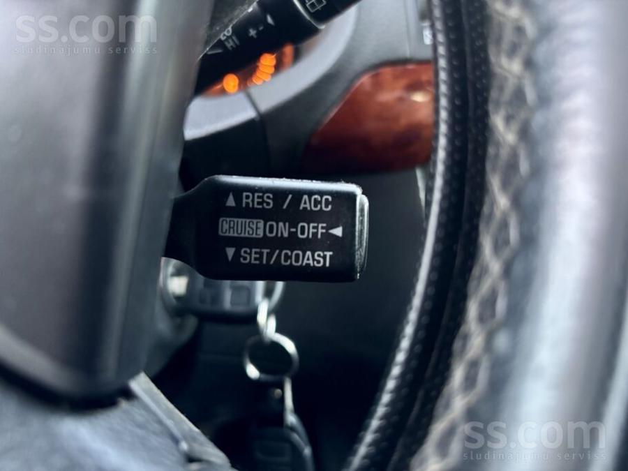 Grey Toyota Avensis 2004 in Daugavpils, with an engine capacity of 2.00 L and mileage of 236 thousand km for 1550 €, photo 23 on AUTOMOTO.COM.LV