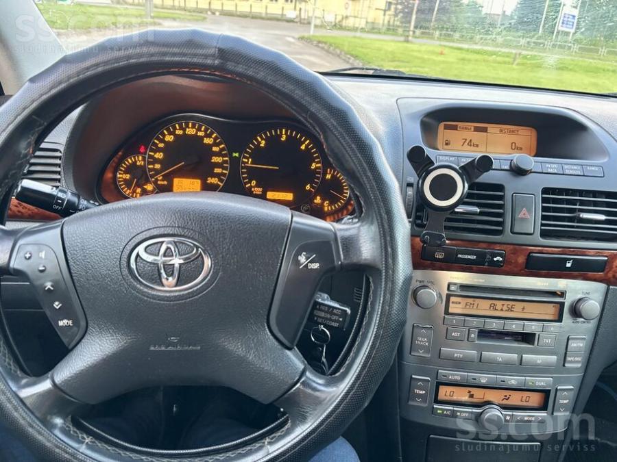 Grey Toyota Avensis 2004 in Daugavpils, with an engine capacity of 2.00 L and mileage of 236 thousand km for 1550 €, photo 24 on AUTOMOTO.COM.LV