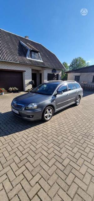 Grey Toyota Avensis 2004 in Plunge, with an engine capacity of 1.79 L and mileage of 346 thousand km for 2250 €, photo  on AUTOMOTO.COM.LV