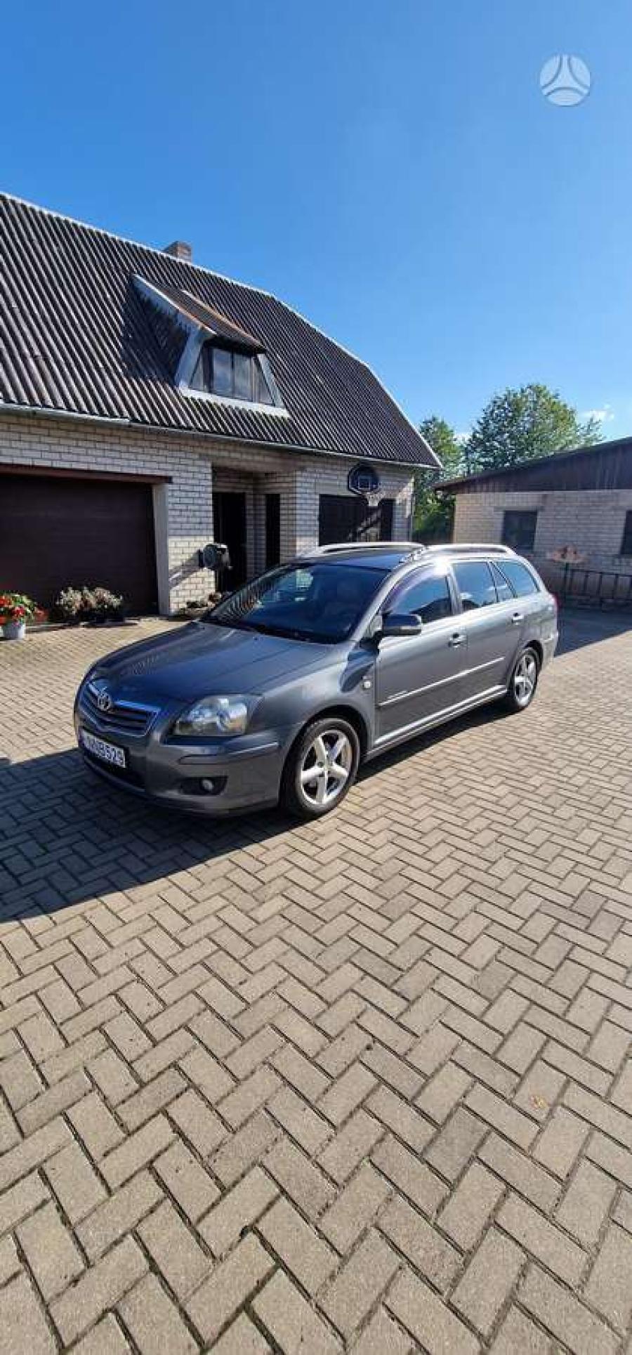 Pelēks Toyota Avensis 2004 Plungė, ar dzinēja tilpumu 1.79 L un nobraukumu 346 tūkst. km par 2250 €, foto 1 vietnē AUTOMOTO.COM.LV