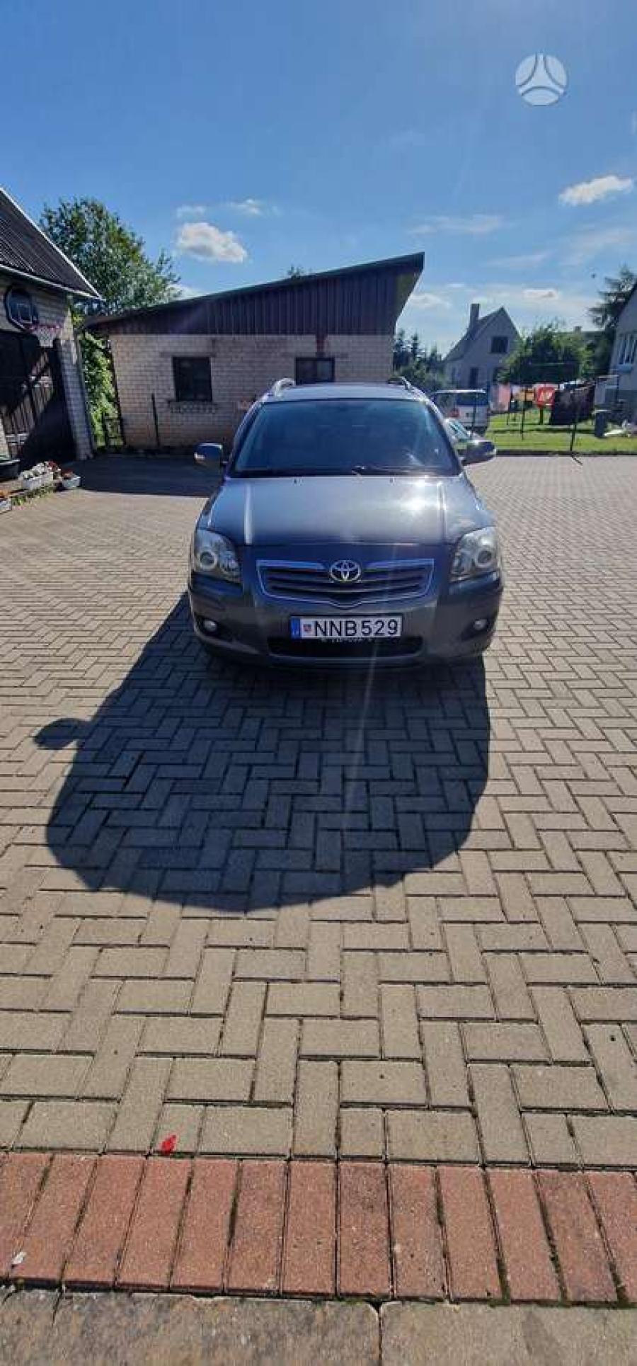 Pelēks Toyota Avensis 2004 Plungė, ar dzinēja tilpumu 1.79 L un nobraukumu 346 tūkst. km par 2250 €, foto 5 vietnē AUTOMOTO.COM.LV