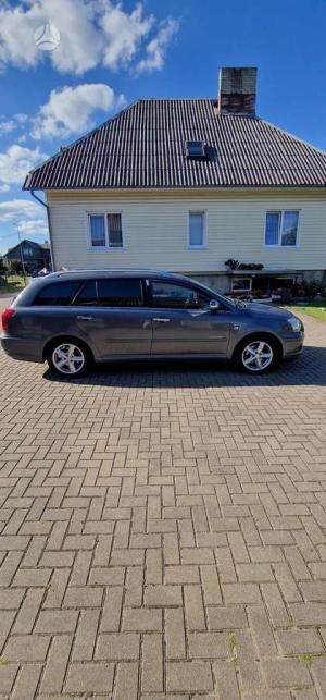 Pelēks Toyota Avensis 2004 Plungė, ar dzinēja tilpumu 1.79 L un nobraukumu 346 tūkst. km par 2250 €, foto 7 vietnē AUTOMOTO.COM.LV