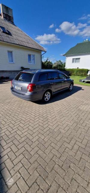 Pelēks Toyota Avensis 2004 Plungė, ar dzinēja tilpumu 1.79 L un nobraukumu 346 tūkst. km par 2250 €, foto 8 vietnē AUTOMOTO.COM.LV