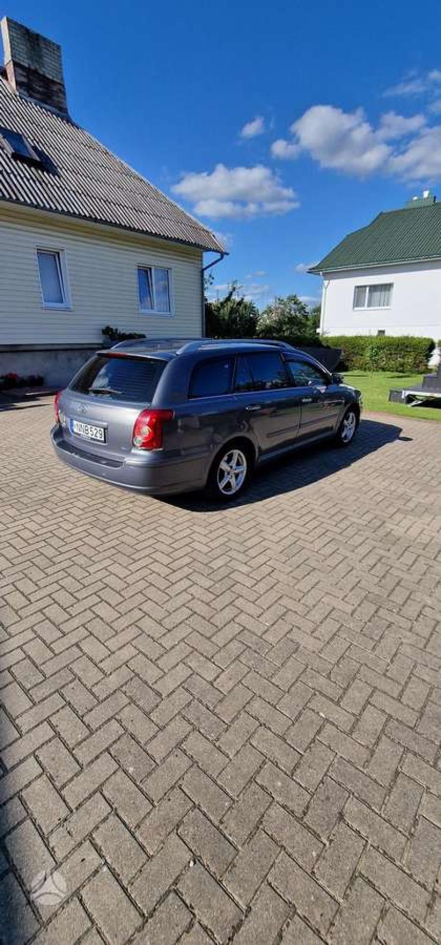 Pelēks Toyota Avensis 2004 Plungė, ar dzinēja tilpumu 1.79 L un nobraukumu 346 tūkst. km par 2250 €, foto 8 vietnē AUTOMOTO.COM.LV