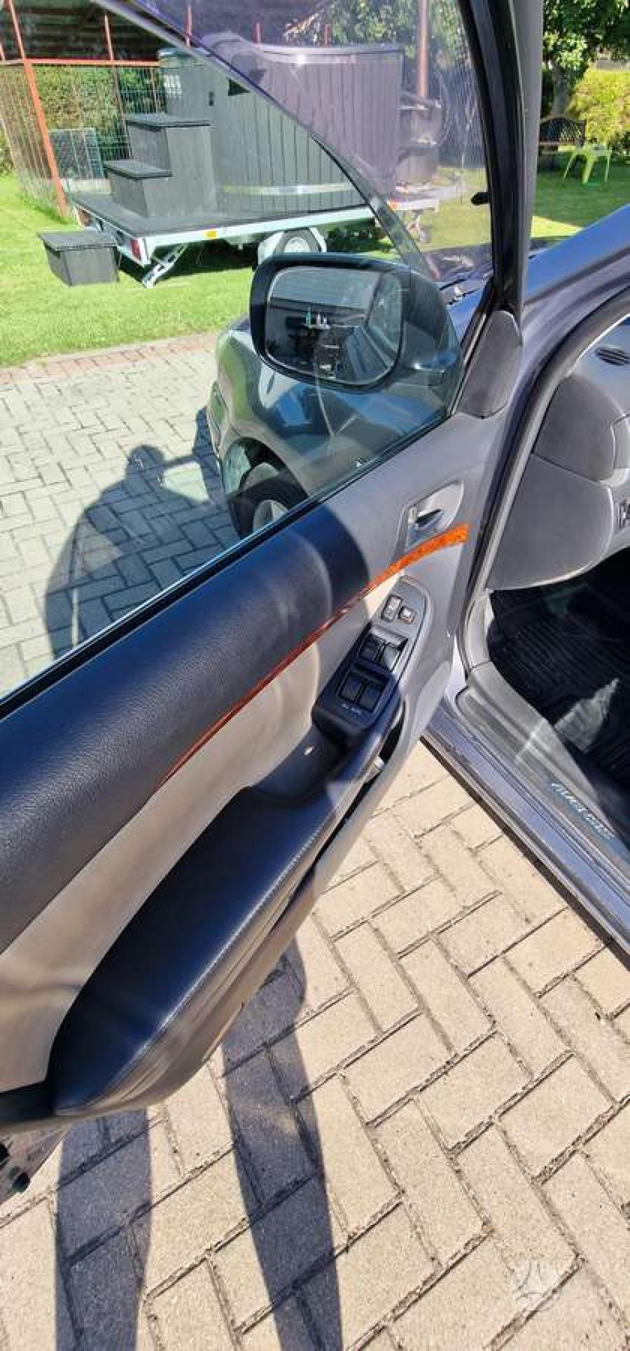 Pelēks Toyota Avensis 2004 Plungė, ar dzinēja tilpumu 1.79 L un nobraukumu 346 tūkst. km par 2250 €, foto 12 vietnē AUTOMOTO.COM.LV