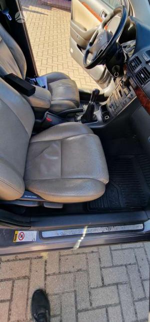 Pelēks Toyota Avensis 2004 Plungė, ar dzinēja tilpumu 1.79 L un nobraukumu 346 tūkst. km par 2250 €, foto 19 vietnē AUTOMOTO.COM.LV