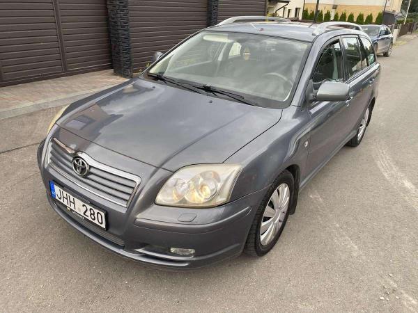 Grey Toyota Avensis 2004 in Vilnius, with an engine capacity of 1.76 L and mileage of 211 thousand km for 1500 €, photo 1 on AUTOMOTO.COM.LV