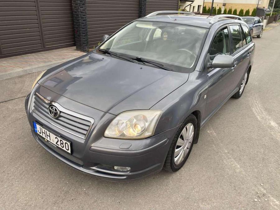 Серый Тойота Авенсис 2004 в Вильнюс, объемом двигателя 1.76 л и пробегом 211 тыс. км за 1500 €, фото 1 на AUTOMOTO.COM.LV
