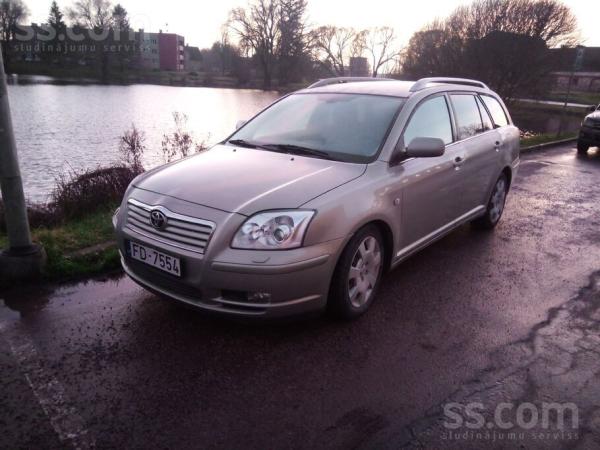 Grey Toyota Avensis 2004 in Talsi, with an engine capacity of 2.00 L and mileage of 197 thousand km for 1500 €, photo 1 on AUTOMOTO.COM.LV