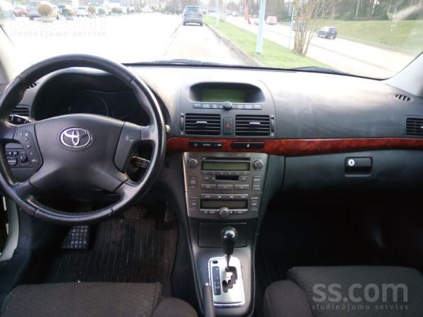 Grey Toyota Avensis 2004 in Talsi, with an engine capacity of 2.00 L and mileage of 197 thousand km for 1500 €, photo 4 on AUTOMOTO.COM.LV