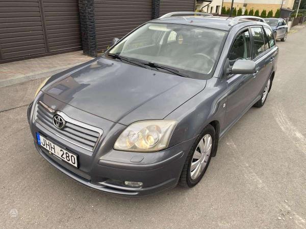 Pelēks Toyota Avensis 2004 Viļņa, ar dzinēja tilpumu 1.80 L un nobraukumu 244 tūkst. km par 1100 €, foto 1 vietnē AUTOMOTO.COM.LV