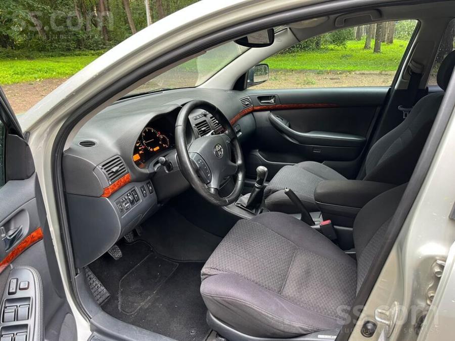 Pelēks Toyota Avensis 2004 Rīga, ar dzinēja tilpumu 2.00 L un nobraukumu 0 tūkst. km par 2399 €, foto 10 vietnē AUTOMOTO.COM.LV