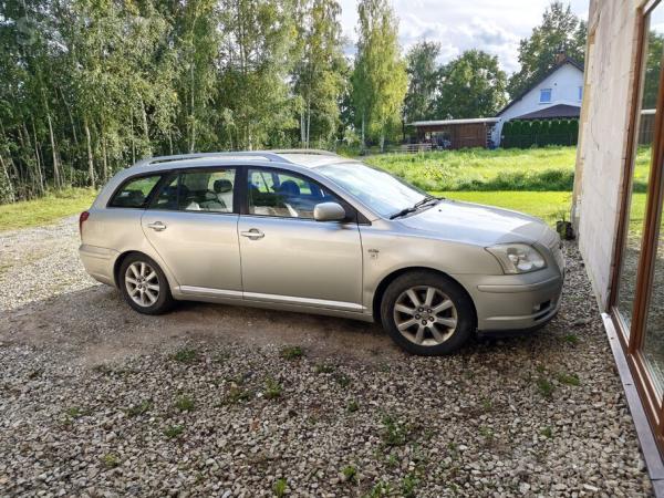 Pelēks Toyota Avensis 2004 Jelgava, ar dzinēja tilpumu 2.00 L un nobraukumu 453 tūkst. km par 1600 €, foto 1 vietnē AUTOMOTO.COM.LV
