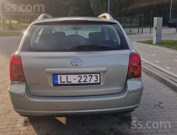 Grey Toyota Avensis 2004 in Rezekne, with an engine capacity of 2.00 L and mileage of 376 thousand km for 1200 €, photo 4 on AUTOMOTO.COM.LV