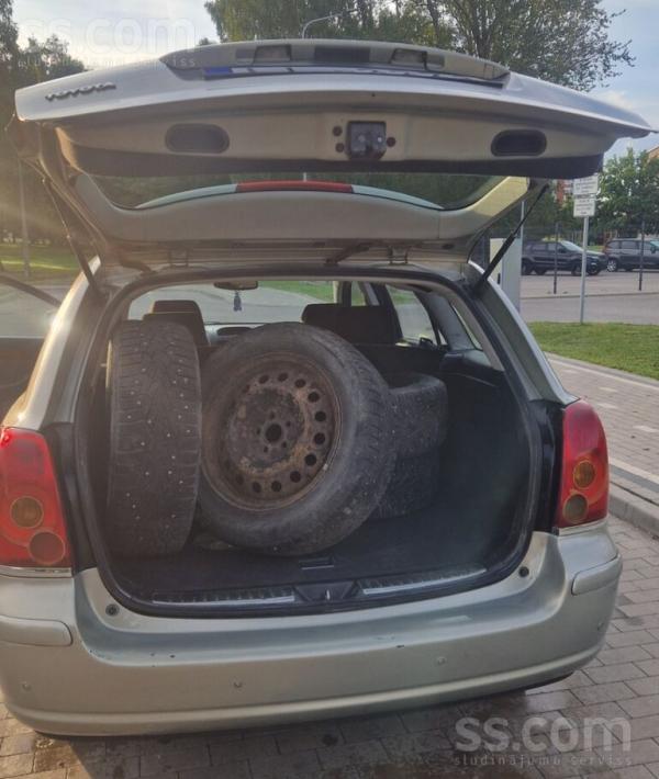 Grey Toyota Avensis 2004 in Rezekne, with an engine capacity of 2.00 L and mileage of 376 thousand km for 1200 €, photo 7 on AUTOMOTO.COM.LV