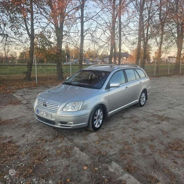 Серый Тойота Авенсис 2004 в Укмерге, объемом двигателя 1.80 л и пробегом 246 тыс. км за 1500 €, фото 1 на AUTOMOTO.COM.LV