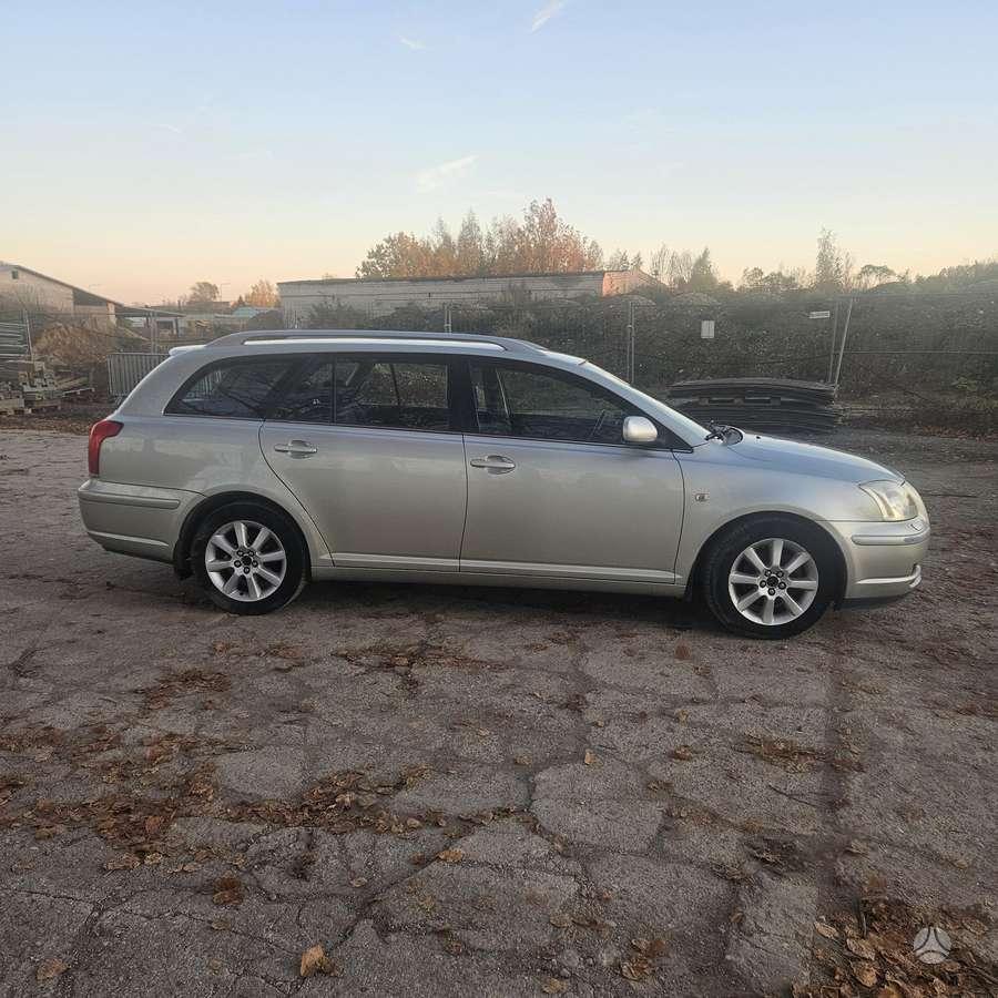Grey Toyota Avensis 2004 in Ukmerge, with an engine capacity of 1.80 L and mileage of 246 thousand km for 1500 €, photo 4 on AUTOMOTO.COM.LV