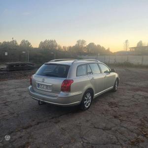 Grey Toyota Avensis 2004 in Ukmerge, with an engine capacity of 1.80 L and mileage of 246 thousand km for 1500 €, photo 5 on AUTOMOTO.COM.LV