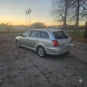 Grey Toyota Avensis 2004 in Ukmerge, with an engine capacity of 1.80 L and mileage of 246 thousand km for 1500 €, photo 6 on AUTOMOTO.COM.LV