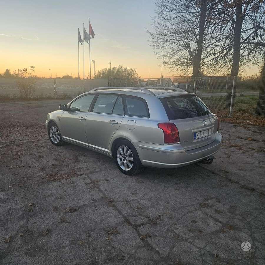 Grey Toyota Avensis 2004 in Ukmerge, with an engine capacity of 1.80 L and mileage of 246 thousand km for 1500 €, photo 6 on AUTOMOTO.COM.LV