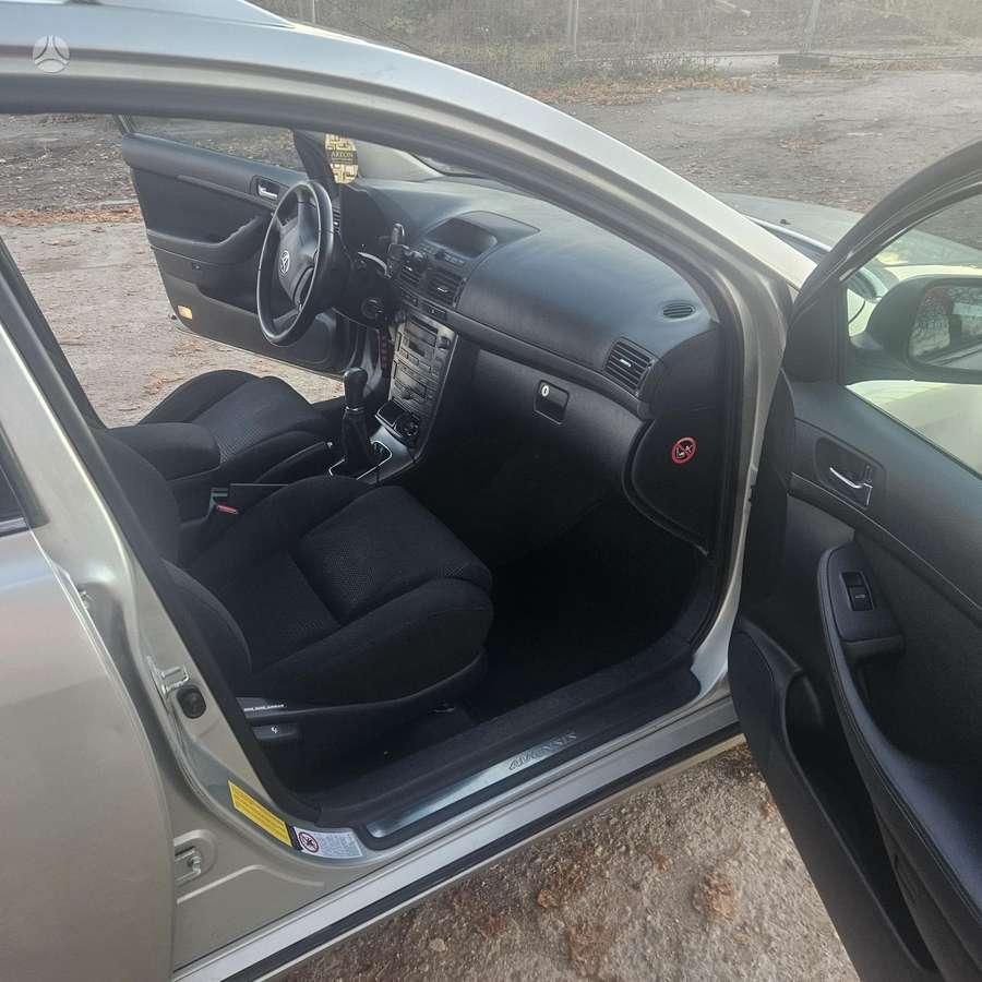 Grey Toyota Avensis 2004 in Ukmerge, with an engine capacity of 1.80 L and mileage of 246 thousand km for 1500 €, photo 12 on AUTOMOTO.COM.LV