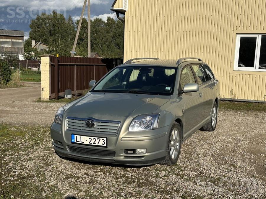 Grey Toyota Avensis 2004 in Rezekne, with an engine capacity of 2.00 L and mileage of 0 thousand km for 1650 €, photo 1 on AUTOMOTO.COM.LV