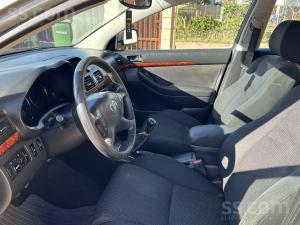 Grey Toyota Avensis 2004 in Rezekne, with an engine capacity of 2.00 L and mileage of 0 thousand km for 1650 €, photo 8 on AUTOMOTO.COM.LV