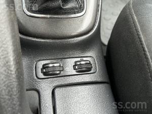 Grey Toyota Avensis 2004 in Rezekne, with an engine capacity of 2.00 L and mileage of 0 thousand km for 1650 €, photo 15 on AUTOMOTO.COM.LV