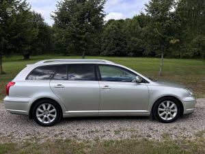 Grey Toyota Avensis 2004 in Alytus, with an engine capacity of 2.00 L and mileage of 301 thousand km for 2150 €, photo 5 on AUTOMOTO.COM.LV