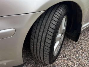 Grey Toyota Avensis 2004 in Alytus, with an engine capacity of 2.00 L and mileage of 301 thousand km for 2150 €, photo 14 on AUTOMOTO.COM.LV