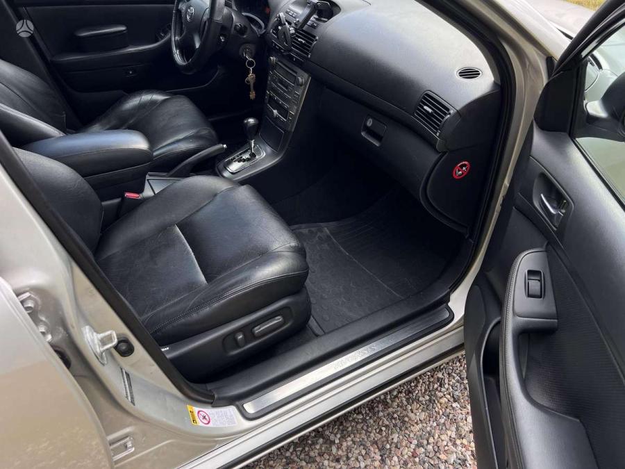 Grey Toyota Avensis 2004 in Alytus, with an engine capacity of 2.00 L and mileage of 301 thousand km for 2150 €, photo 21 on AUTOMOTO.COM.LV