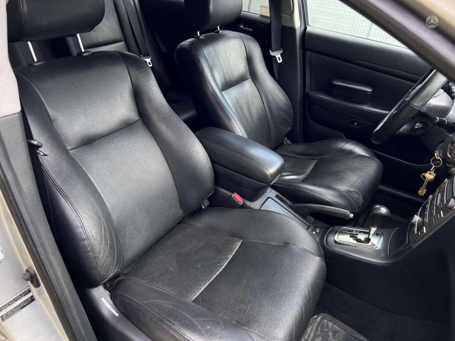 Grey Toyota Avensis 2004 in Alytus, with an engine capacity of 2.00 L and mileage of 301 thousand km for 2150 €, photo 22 on AUTOMOTO.COM.LV