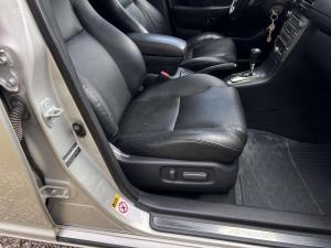 Grey Toyota Avensis 2004 in Alytus, with an engine capacity of 2.00 L and mileage of 301 thousand km for 2150 €, photo 23 on AUTOMOTO.COM.LV