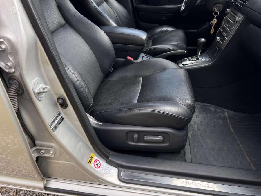 Grey Toyota Avensis 2004 in Alytus, with an engine capacity of 2.00 L and mileage of 301 thousand km for 2150 €, photo 23 on AUTOMOTO.COM.LV