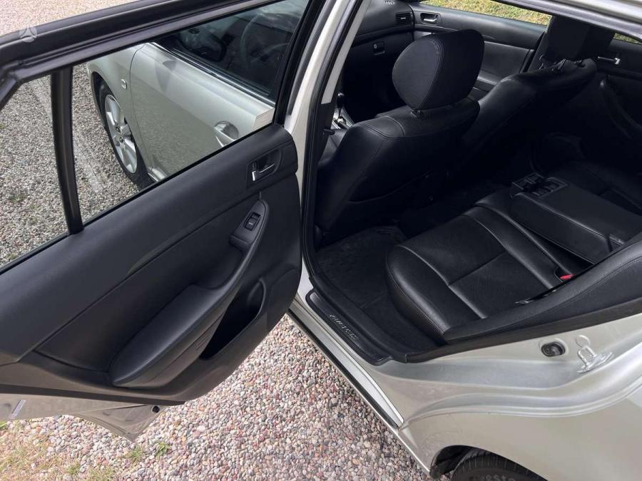 Grey Toyota Avensis 2004 in Alytus, with an engine capacity of 2.00 L and mileage of 301 thousand km for 2150 €, photo 24 on AUTOMOTO.COM.LV