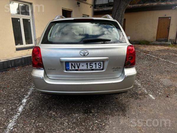 Pelēks Toyota Avensis 2004 Jūrmala, ar dzinēja tilpumu 1.80 L un nobraukumu 264 tūkst. km par 2900 €, foto 4 vietnē AUTOMOTO.COM.LV