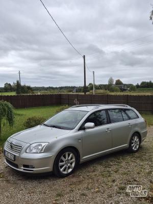Pelēks Toyota Avensis 2004 Telšiai, ar dzinēja tilpumu 2.00 L un nobraukumu 340 tūkst. km par 1430 €, foto  vietnē AUTOMOTO.COM.LV