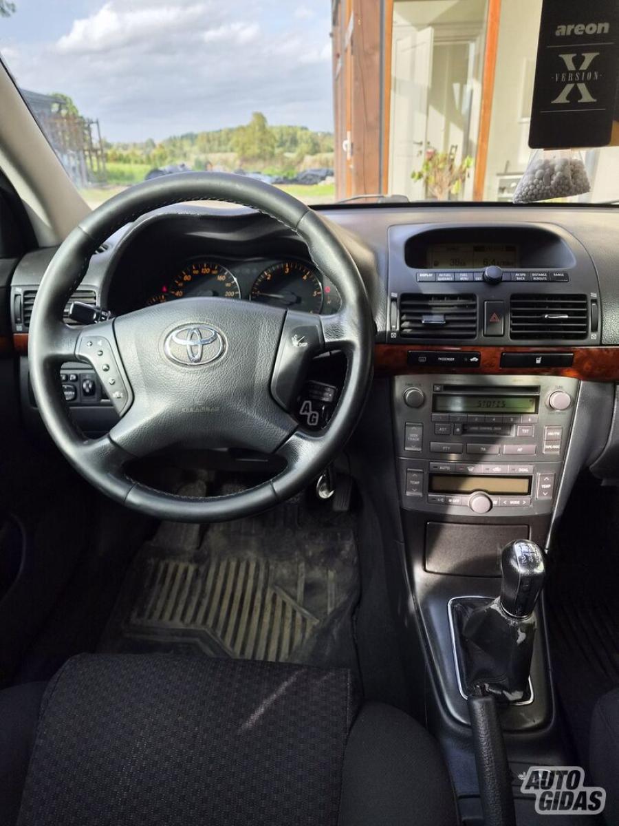 Pelēks Toyota Avensis 2004 Telšiai, ar dzinēja tilpumu 2.00 L un nobraukumu 340 tūkst. km par 1430 €, foto 11 vietnē AUTOMOTO.COM.LV