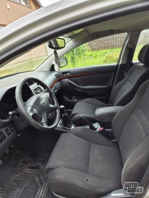 Pelēks Toyota Avensis 2004 Telšiai, ar dzinēja tilpumu 2.00 L un nobraukumu 340 tūkst. km par 1430 €, foto 12 vietnē AUTOMOTO.COM.LV