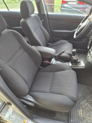 Pelēks Toyota Avensis 2004 Telšiai, ar dzinēja tilpumu 2.00 L un nobraukumu 340 tūkst. km par 1430 €, foto 14 vietnē AUTOMOTO.COM.LV
