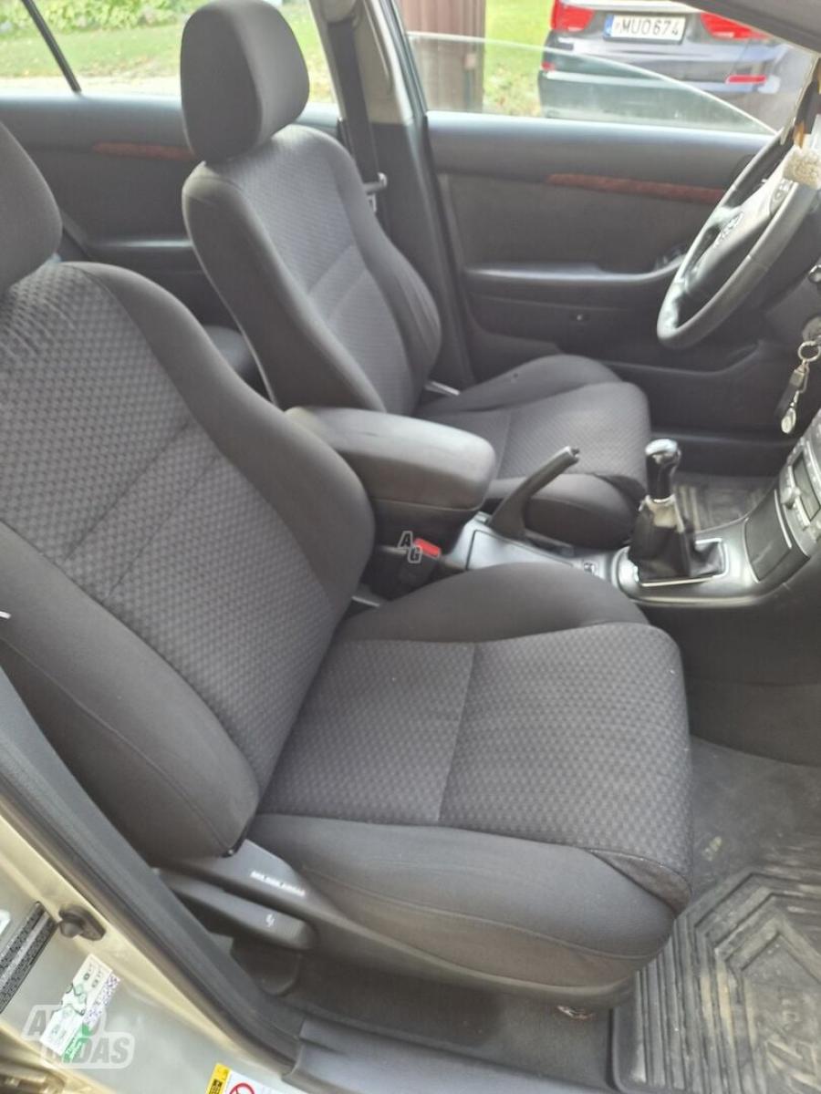 Pelēks Toyota Avensis 2004 Telšiai, ar dzinēja tilpumu 2.00 L un nobraukumu 340 tūkst. km par 1430 €, foto 14 vietnē AUTOMOTO.COM.LV