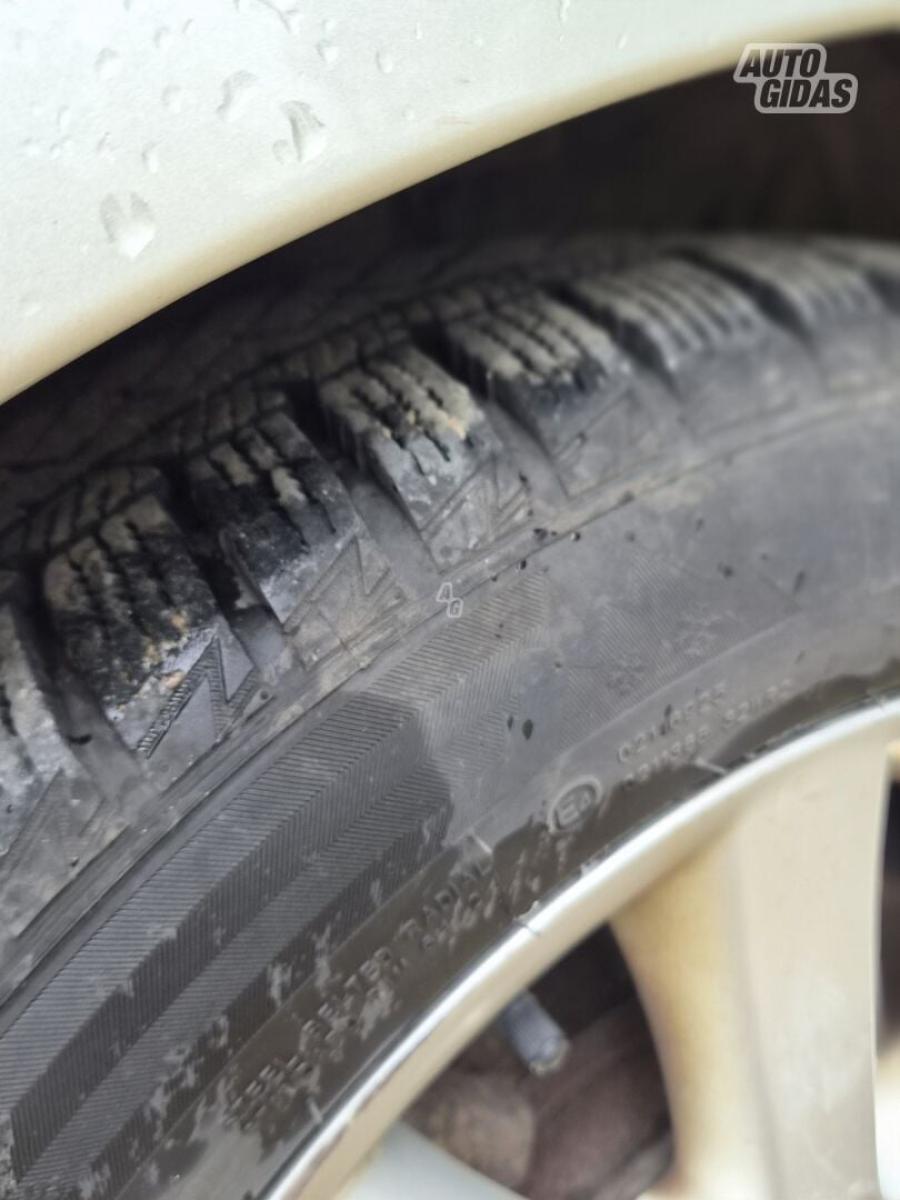 Pelēks Toyota Avensis 2004 Telšiai, ar dzinēja tilpumu 2.00 L un nobraukumu 340 tūkst. km par 1430 €, foto 15 vietnē AUTOMOTO.COM.LV