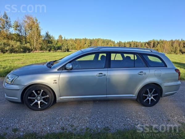 Toyota Avensis 2004 Liepāja vietnē Pelēks Toyota Avensis 2004 Liepāja, ar dzinēja tilpumu 2.00 L un nobraukumu 390 tūkst. km par 1300 €, foto 4 vietnē AUTOMOTO.COM.LV