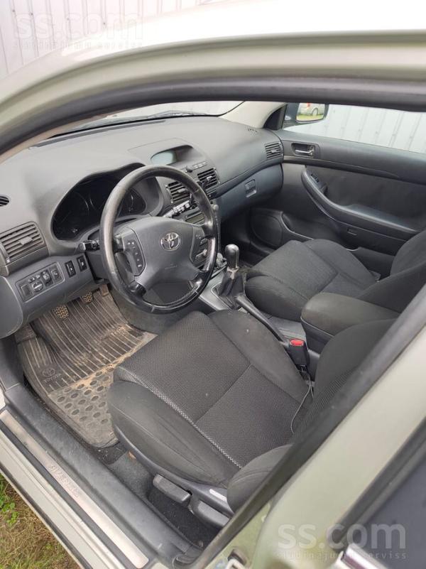 Pelēks Toyota Avensis 2004 Liepāja, ar dzinēja tilpumu 2.00 L un nobraukumu 340 tūkst. km par 1800 €, foto 7 vietnē AUTOMOTO.COM.LV