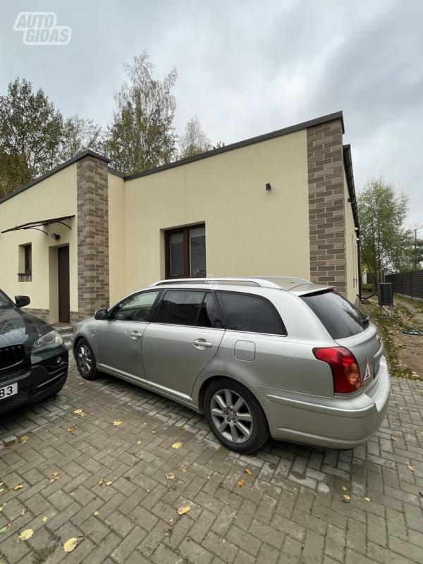 Toyota Avensis 2004 Viļņa vietnē Pelēks Toyota Avensis 2004 Viļņa, ar dzinēja tilpumu 2.00 L un nobraukumu 345 tūkst. km par 1200 €, foto 4 vietnē AUTOMOTO.COM.LV