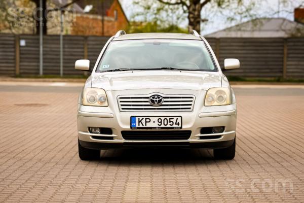 Grey Toyota Avensis 2005 in Jelgava, with an engine capacity of 2.00 L and mileage of 0 thousand km for 4100 €, photo 2 on AUTOMOTO.COM.LV