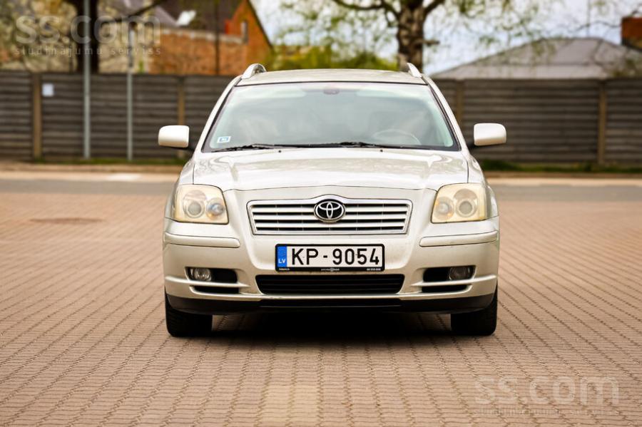 Pelēks Toyota Avensis 2005 Jelgava, ar dzinēja tilpumu 2.00 L un nobraukumu 0 tūkst. km par 4100 €, foto 2 vietnē AUTOMOTO.COM.LV