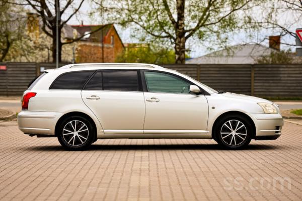 Grey Toyota Avensis 2005 in Jelgava, with an engine capacity of 2.00 L and mileage of 0 thousand km for 4100 €, photo 4 on AUTOMOTO.COM.LV