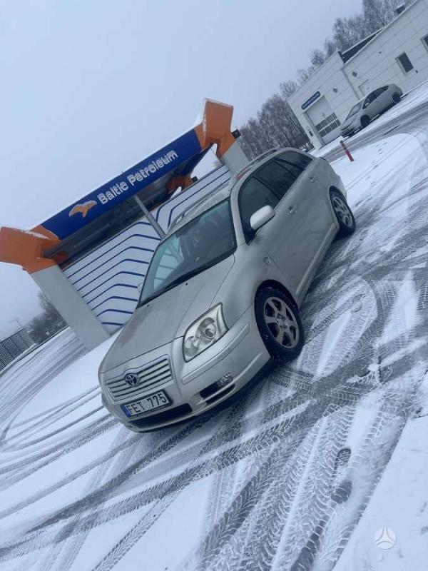 Pelēks Toyota Avensis 2005 Viļņa, ar dzinēja tilpumu 2.00 L un nobraukumu 326 tūkst. km par 1450 €, foto 2 vietnē AUTOMOTO.COM.LV
